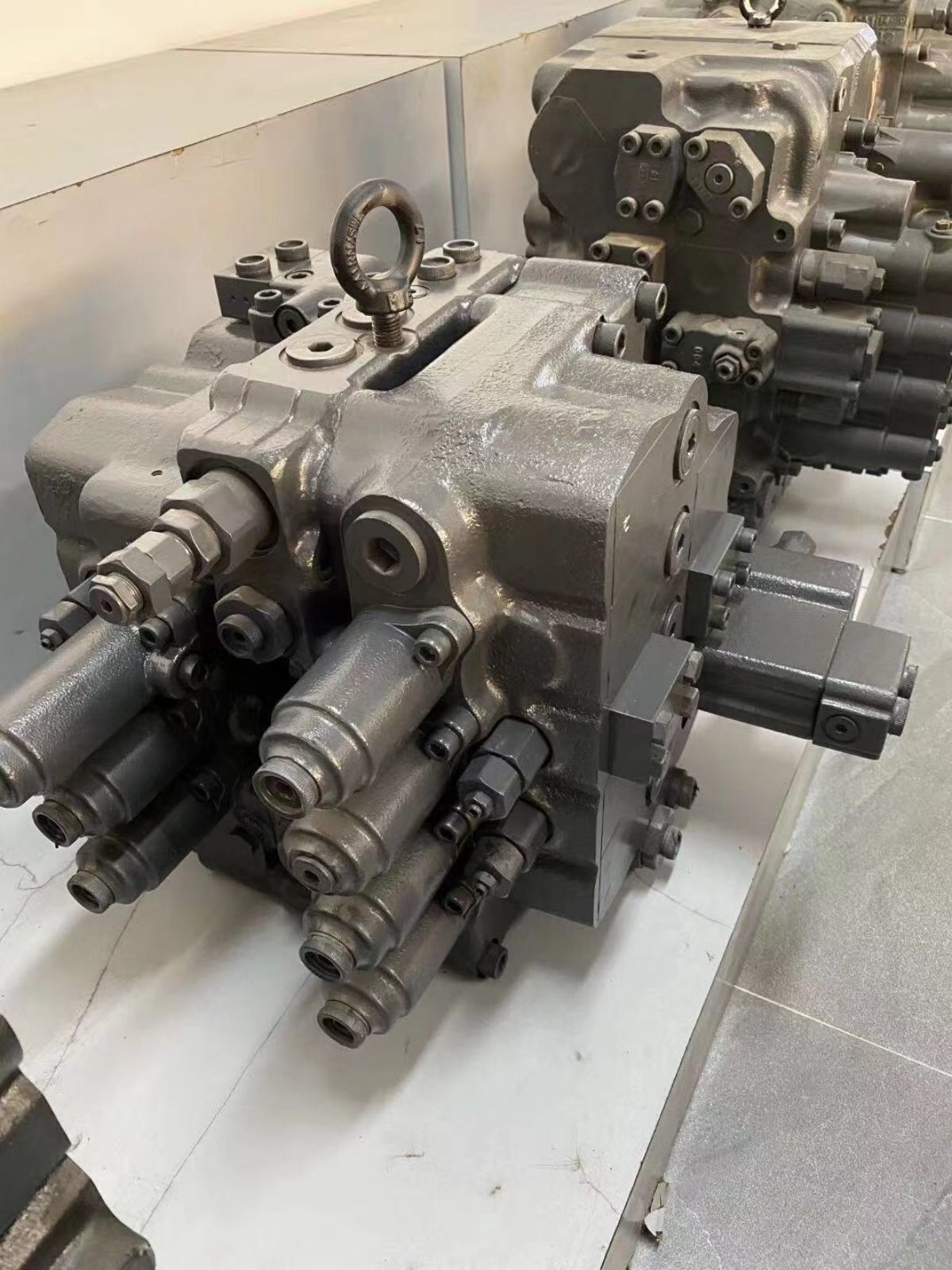 Volvo EC290B EC290C Excavator Control Valve Assy SA 1142-03863
